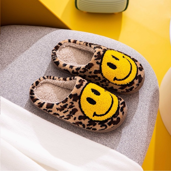 Melody | Shoes | Melody Smiley Face Slippers | Poshmark